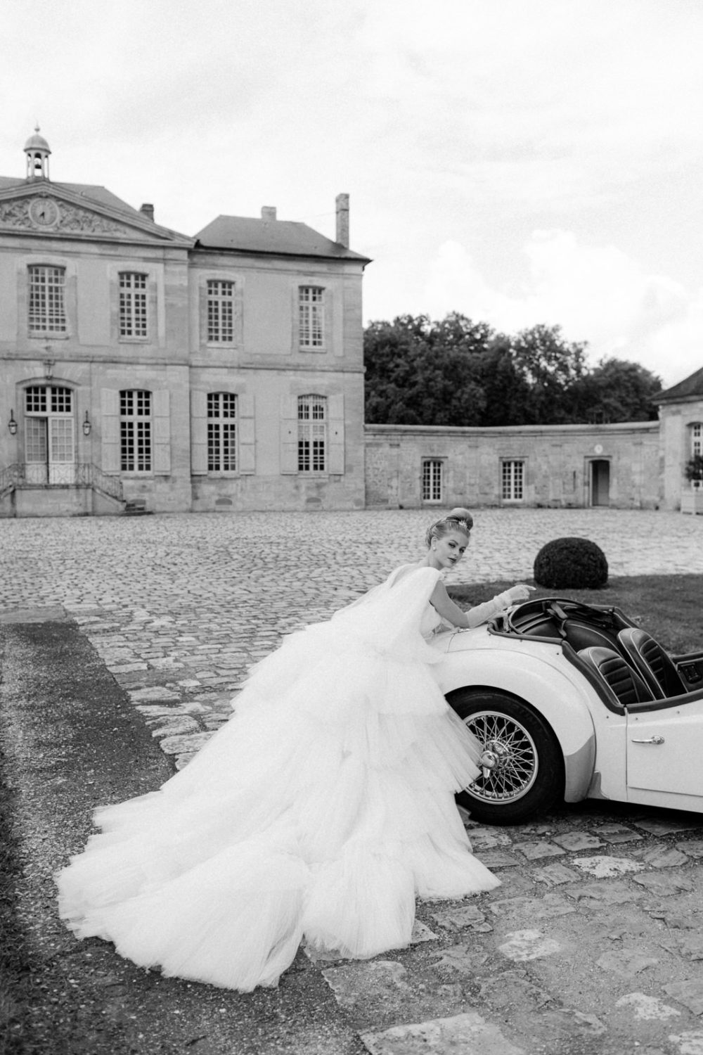 Extravagant Wedding Editorial in Chateau De Villette - Anna Roussos